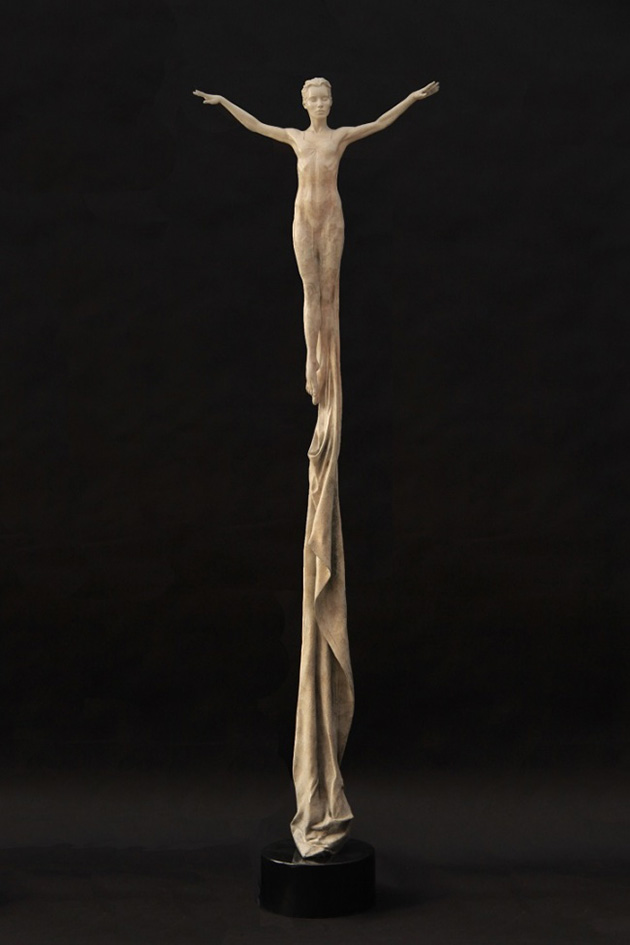 The Incredible Sculptor Who Captures Feminine Grace and Elegance in Bronze