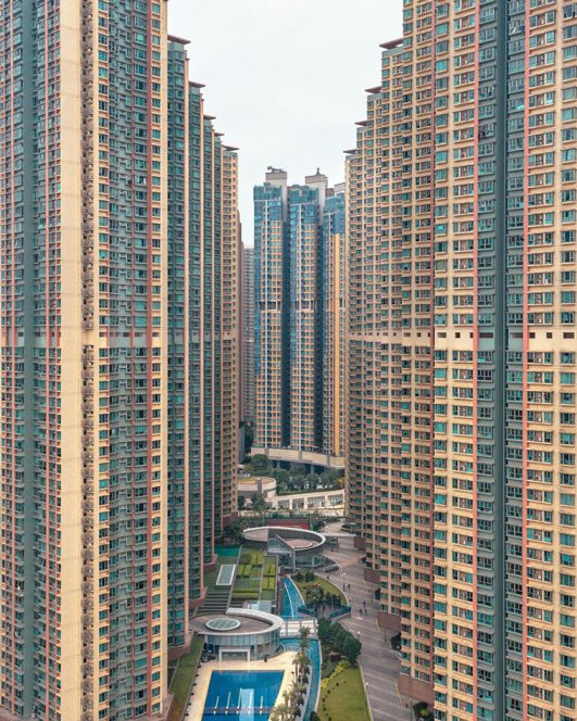 Photographer Captures Gigantic Buildings Around Hong Kong