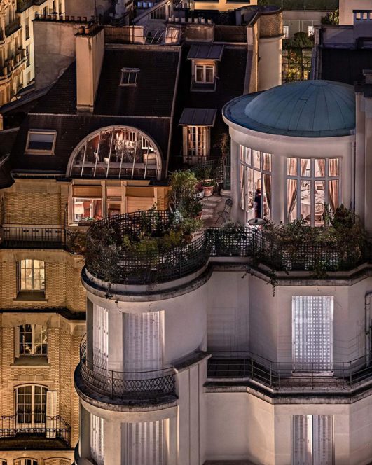 Photographer Captures Amazing Views From The Rooftops Of Paris
